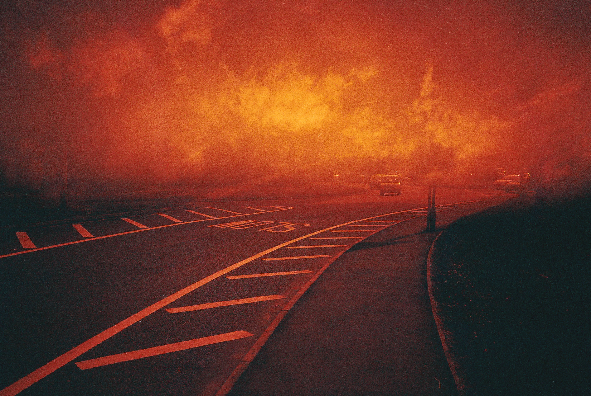 LIGHTLEAKS ANALOGUE & DIGITAL PHOTOGRAPHY LIGHT LEAKS